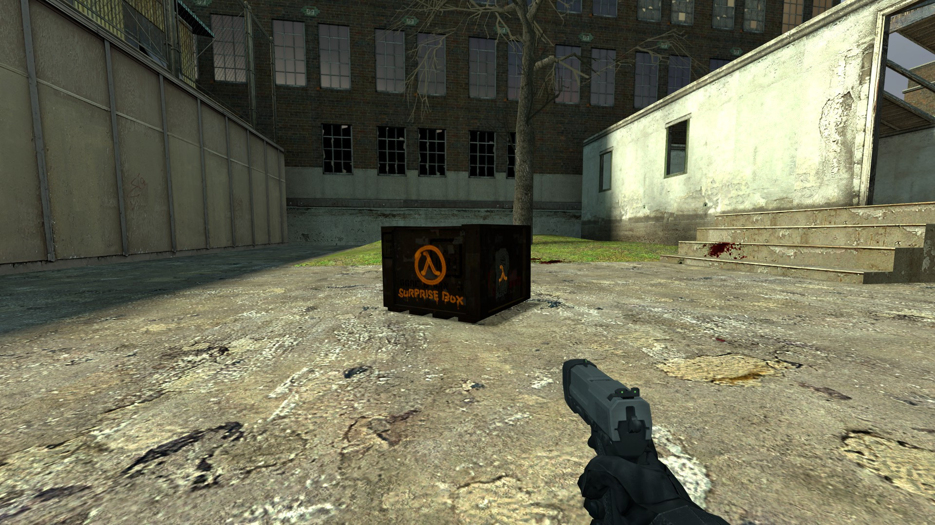 Half-Life 2 Survivor - Surprise Box as Supply crat [Half-Life 2] [Mods]