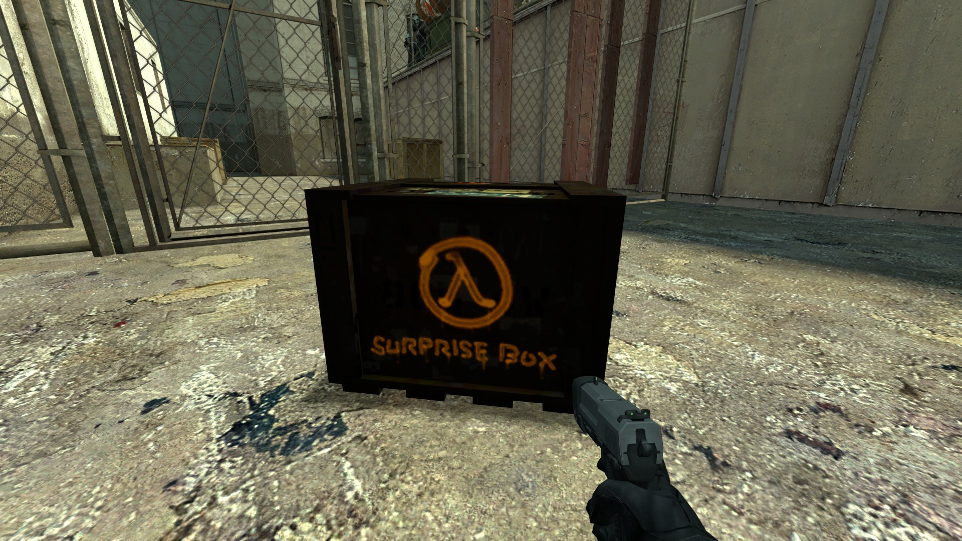 Half-Life 2 Survivor - Surprise Box as Supply crat [Half-Life 2] [Mods]