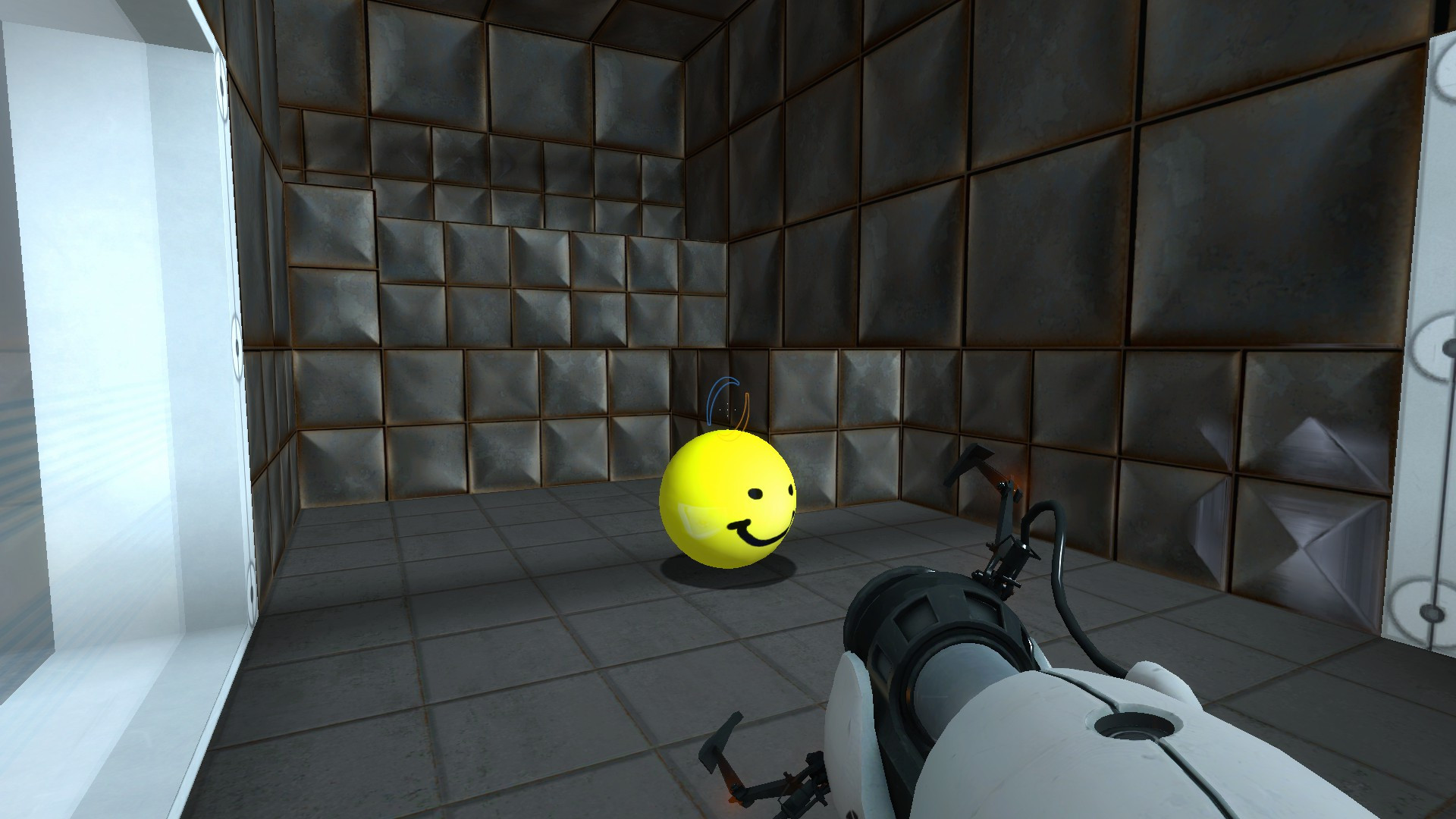 Smiley Ball over Companion Sphere [Portal] [Mods]