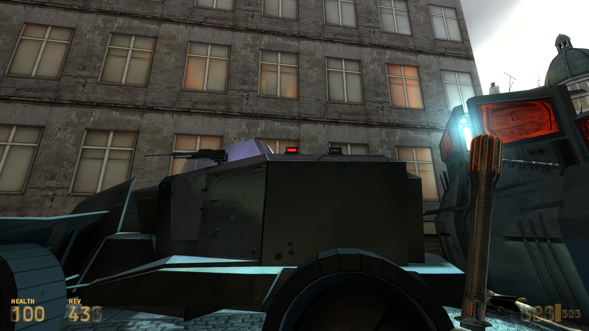 Improved APC with animated flashing lights Mod for Half-Life 2 | HL2 Mods