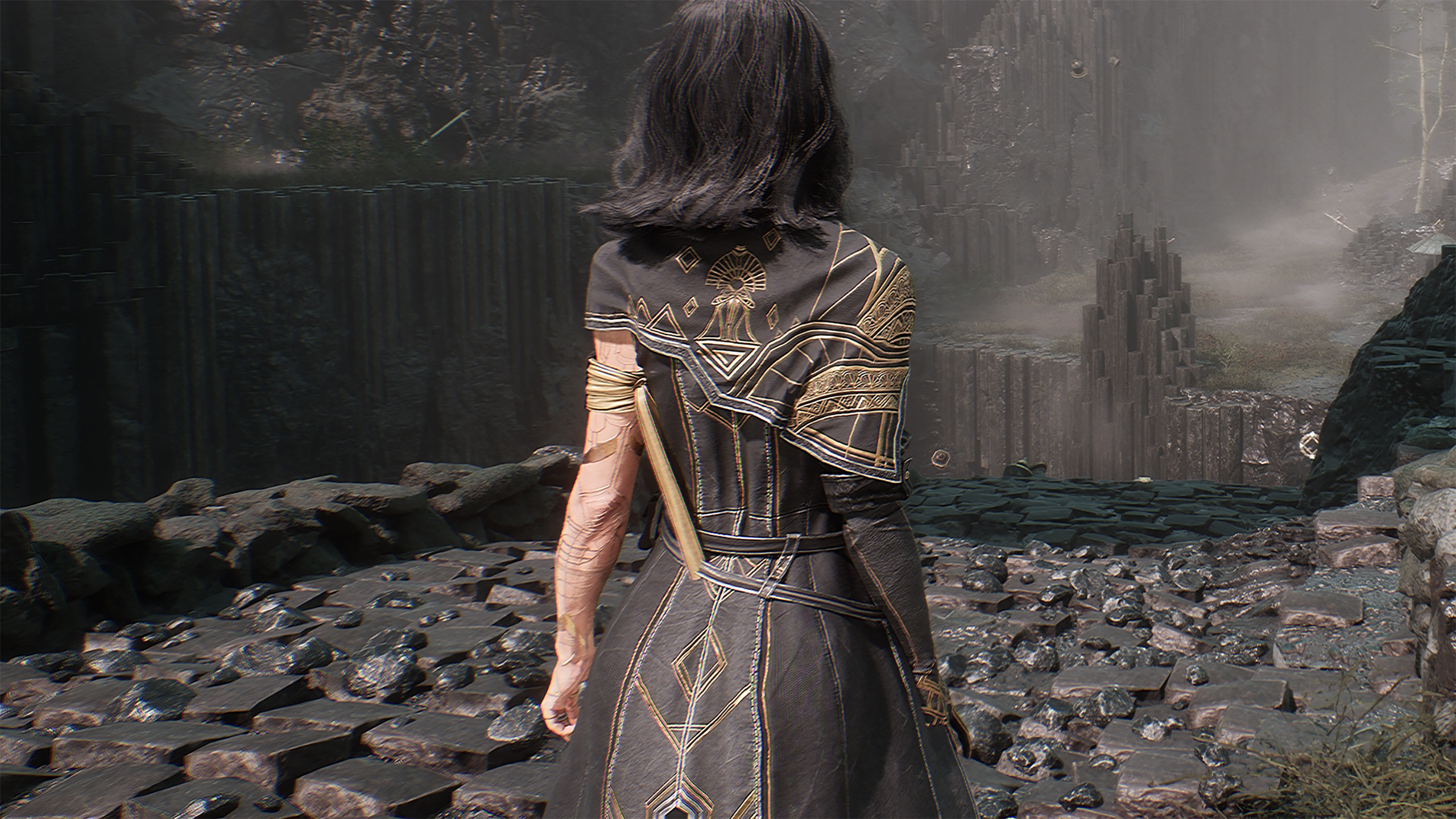 Slightly Bustier Lune w/Jiggle Physics Mod for Clair Obscur: Expedition ...